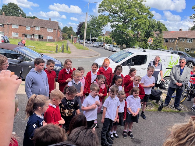 Local Lifesaver – Defibrillator now installed – The Net Community Hub